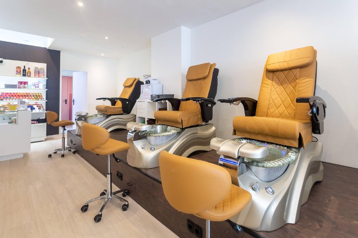 Glow Nails | Nagelstudio in Haarlemmerdijk, Amsterdam - Treatwell