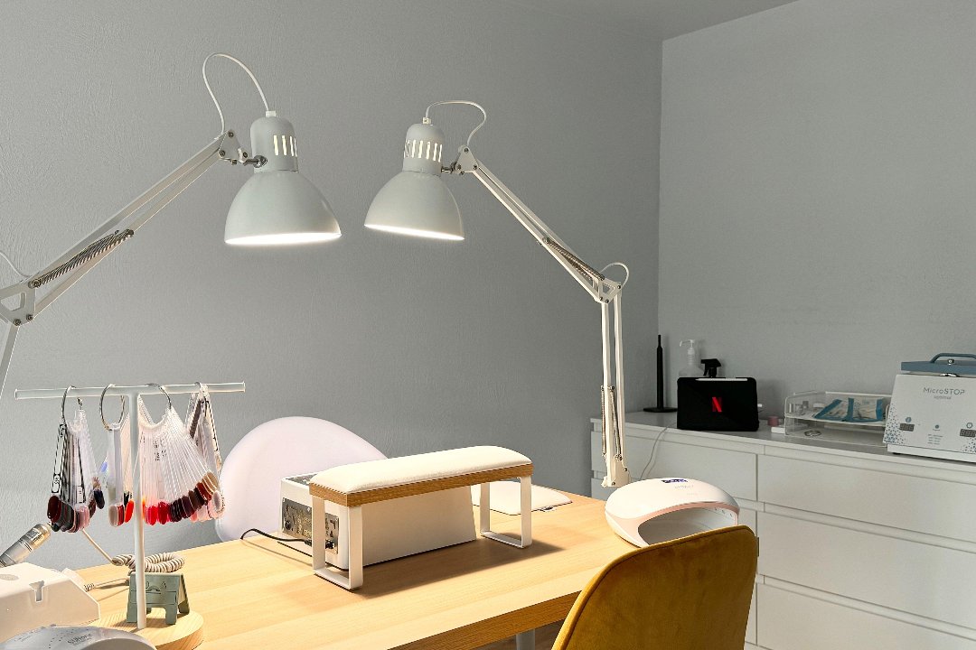 Top 20 salonai teikiantys paslaugą Ilgalaikis gelinis pedikiuras ...