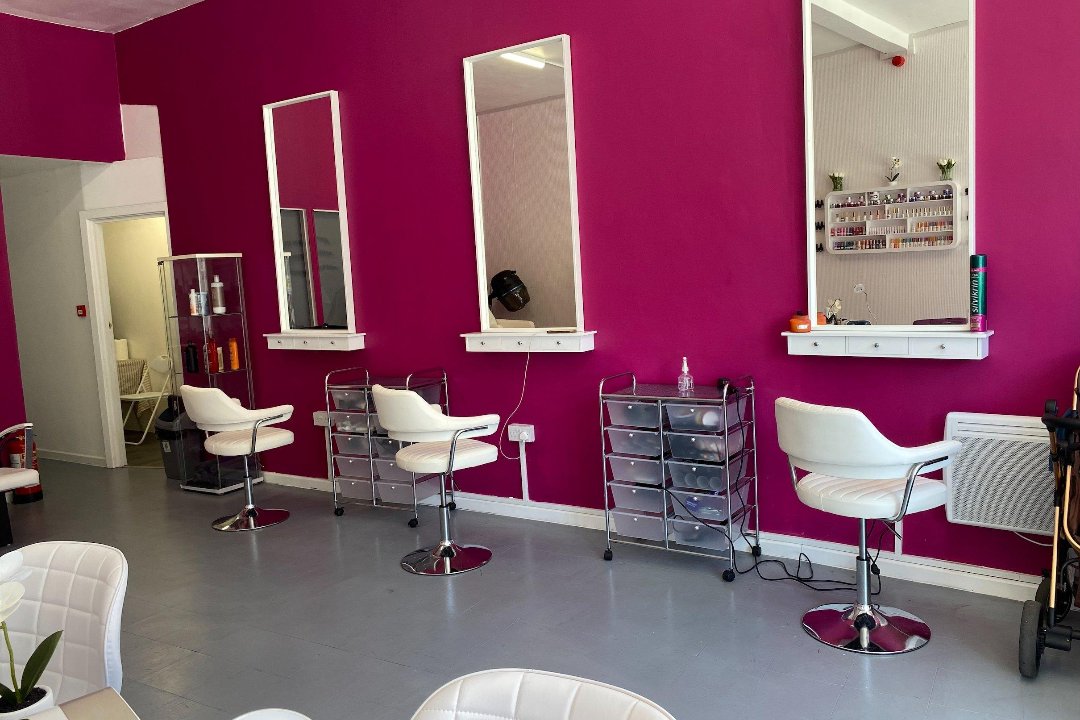 Corner Sun Beauty Salon | Hair Salon in North Harrow, London - Treatwell