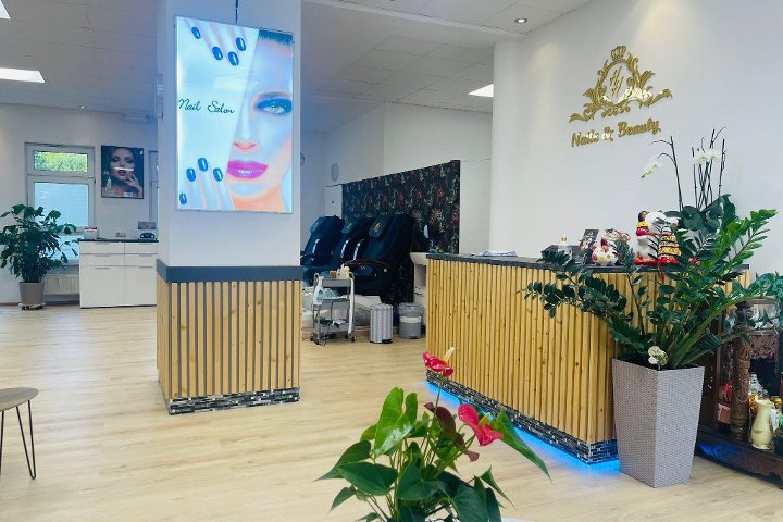 HH Nails & Beauty | Nagelstudio in Gilching - Treatwell