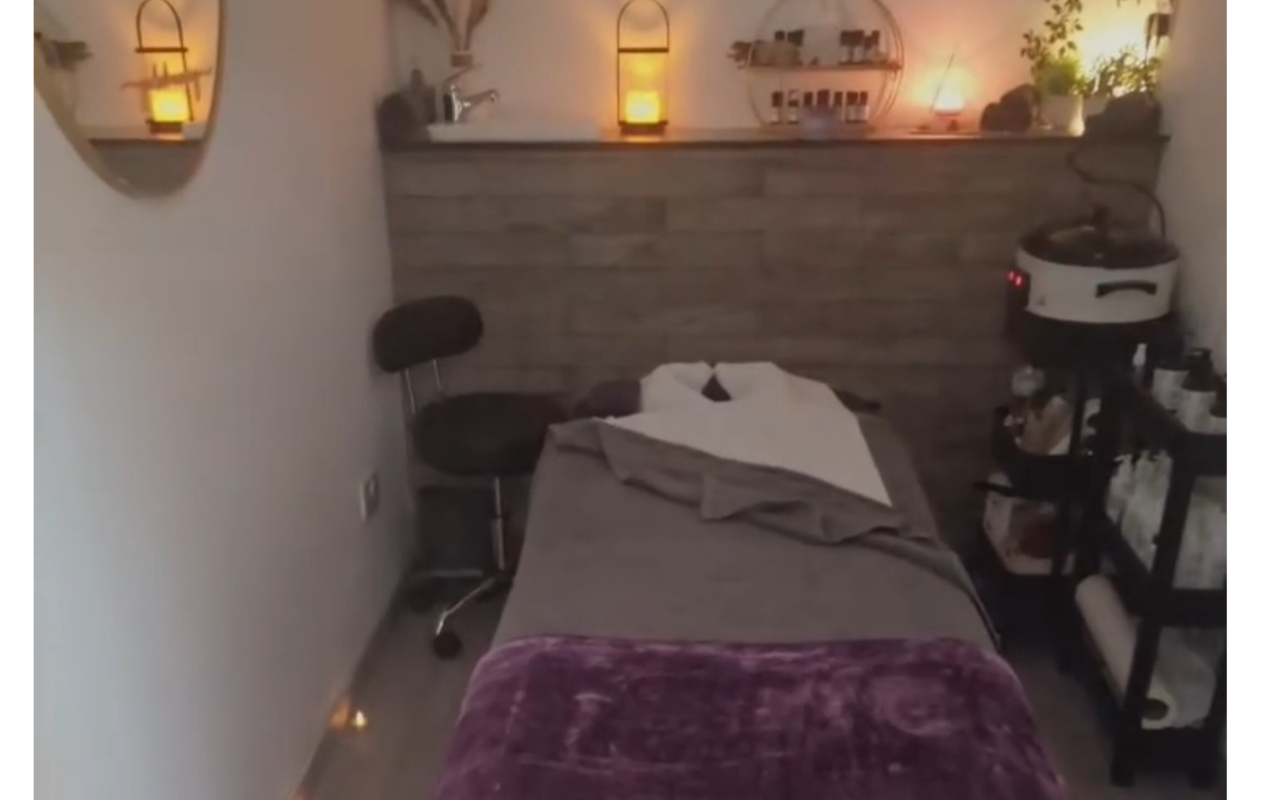 Eyebrow & Eyelash Tinting near Waterloo, Liverpool - Treatwell