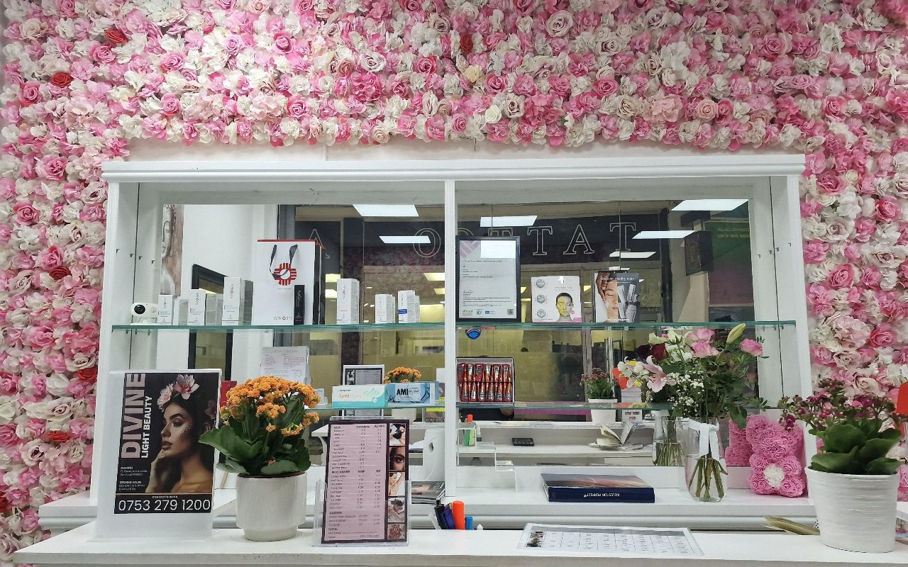 Eyebrow Waxing near Collier Row, London - Treatwell