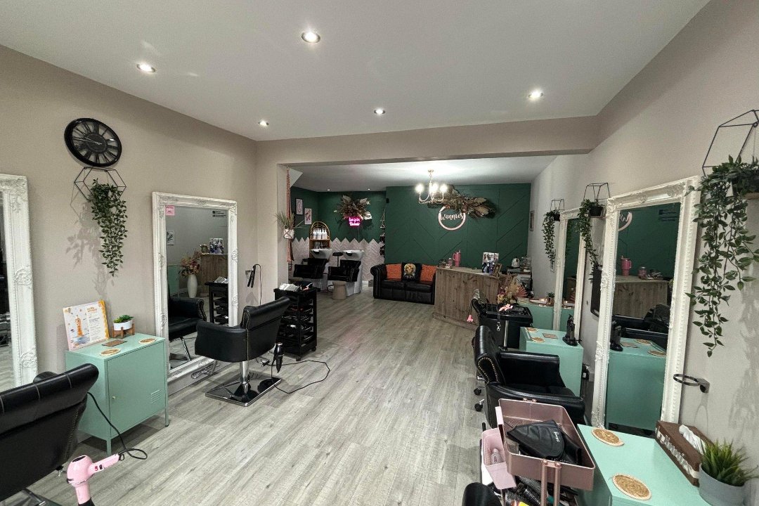Winnie's Hair Design | Hair Salon in Walkergate, Newcastle-upon-Tyne ...