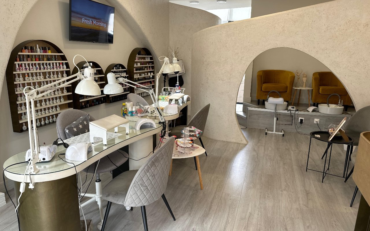 Θεραπείες νυχιών σε nail salons και nail bars κοντά Peraia ...