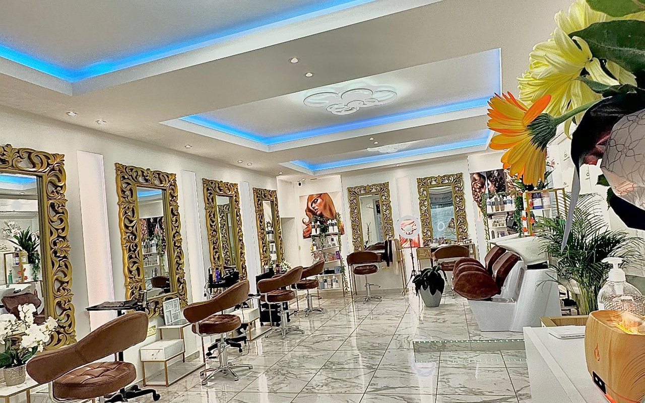 Ladies' Ammonia-Free Hair Colouring in Worcester - Treatwell