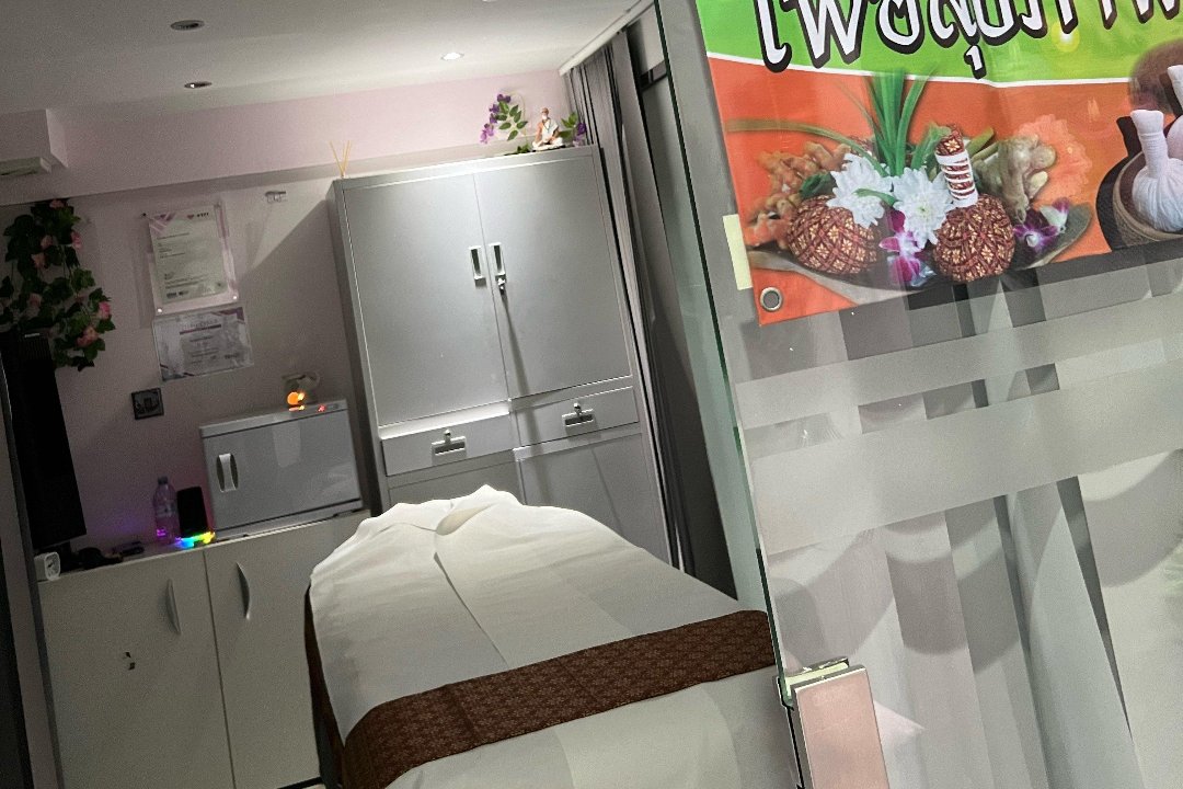Thai massage , London | Massage & Therapy Centre in Edgware Road, London - Treatwell