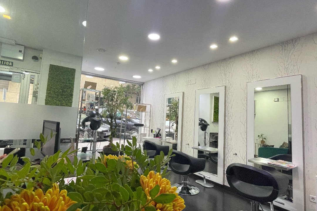 You Rock Madrid Peluquería Orgánica Spa en Elena Ursache | Peluquería ...