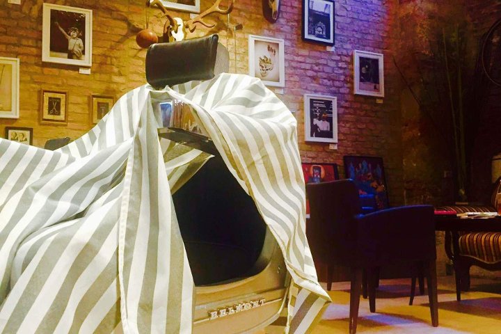 Alison Barber im Borbone | Barber Shop in Ringstraßen Gallerien, Wien ...