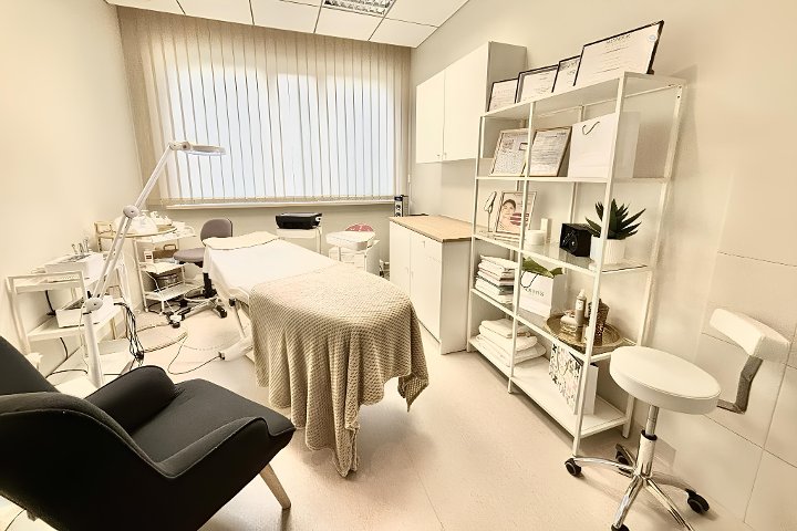 Beauty therapist E.Z. | Grožio salonas - Žirmunai, Vilnius - Treatwell