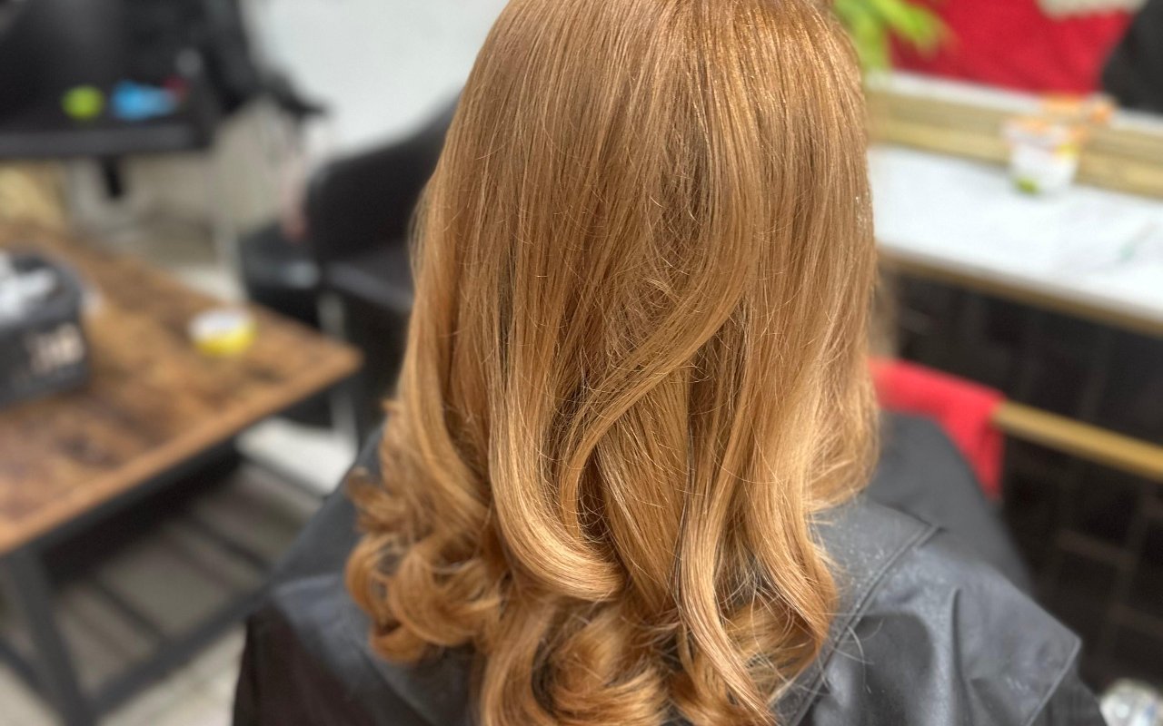 Ladies' T-Section Highlights in Chelmsford, Essex - Treatwell