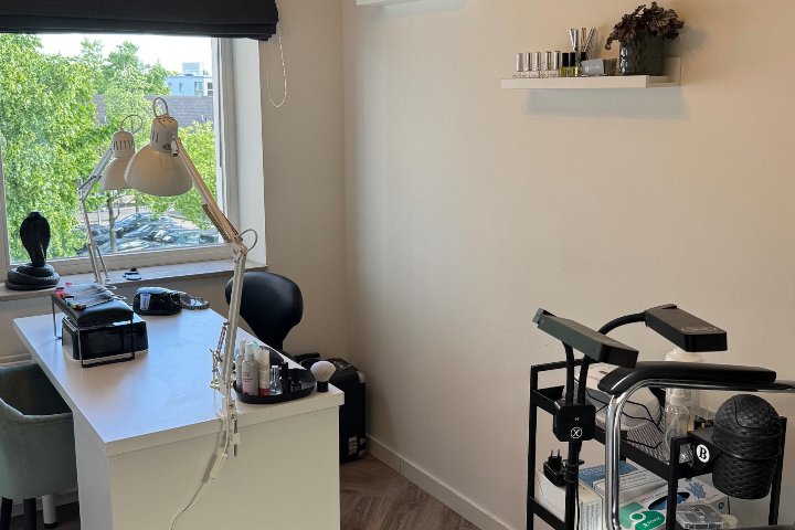 The Base salon | Nagelstudio in Beloegastraat, Amsterdam - Treatwell