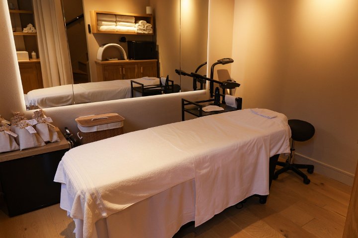 Sarah Louise Face Spa | Treatment Room - Beauty in Brook Street, London ...