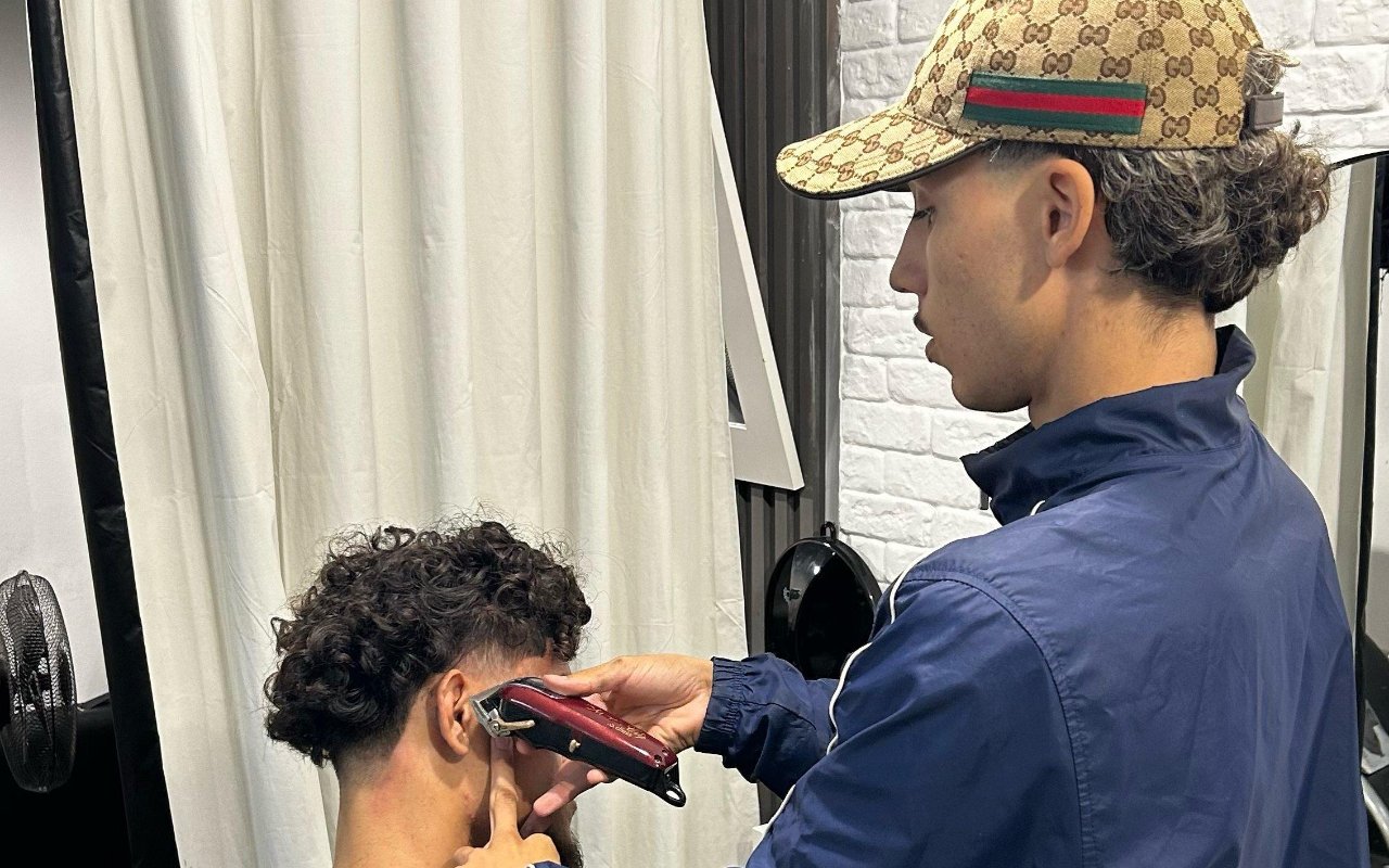 Corte cabelo a seco homens em Algueirão-Mem Martins, Distrito de Lisboa ...