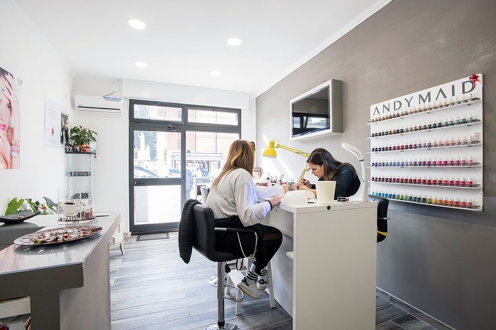 Claudia Nails Roma Montagnola | Salone di bellezza a Tor Marancia, Roma ...