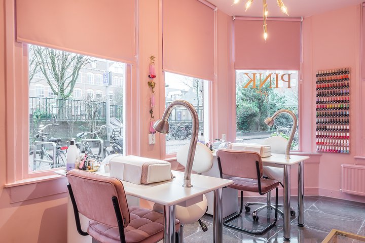 Pink Studio | Nagelstudio in Tweede Boomdwarsstraat, Amsterdam - Treatwell