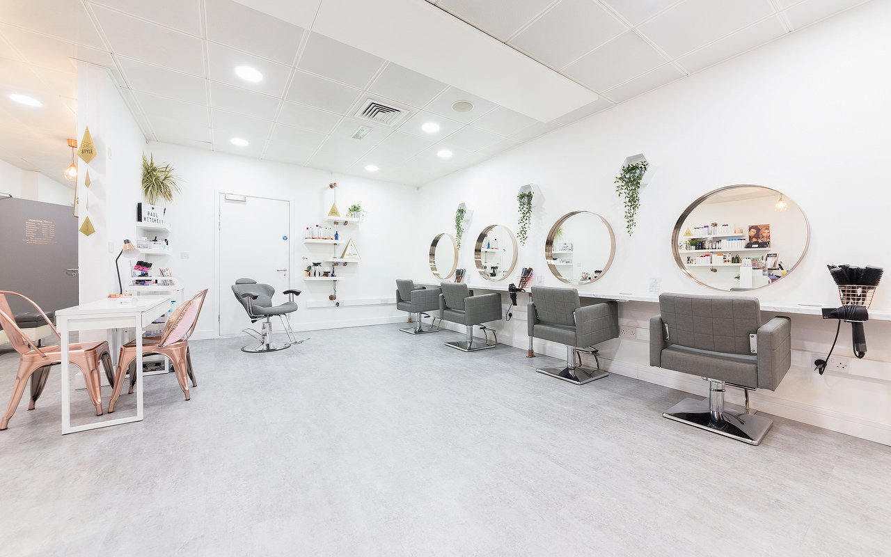 Ladies' T-Section Highlights near Hayes Town, London - Treatwell