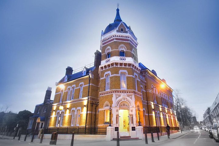 PURE Spa - Canary Wharf, London | Day Spa in Poplar, London - Treatwell