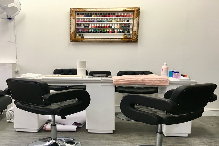 Supreme Beauty Lounge | Treatment Room - Beauty in Leyton Midland Road ...