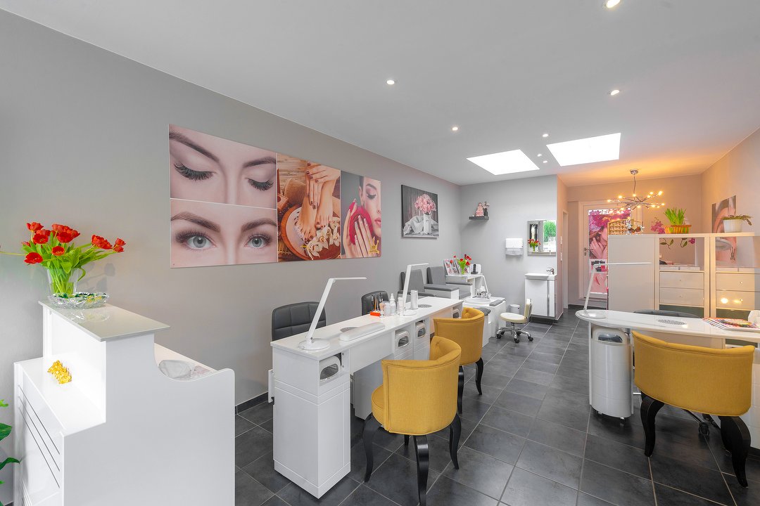 Vip nail bar store