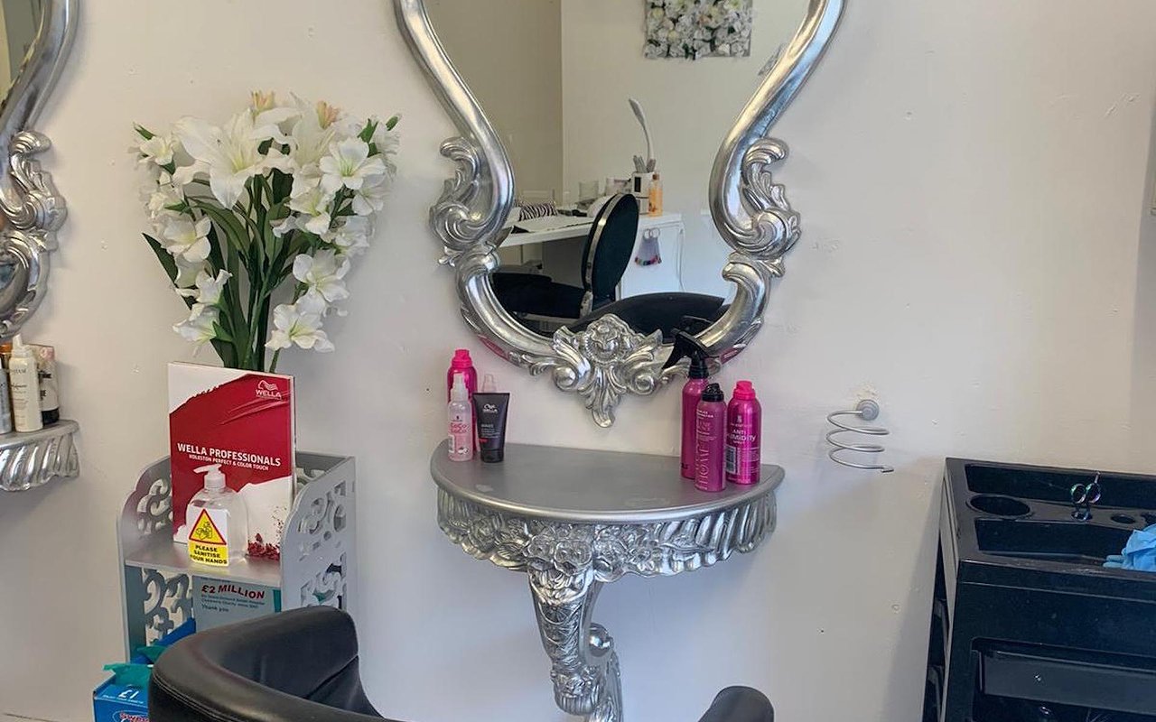 Hairdressers and Hair Salons in Middleton, Rochdale - Treatwell