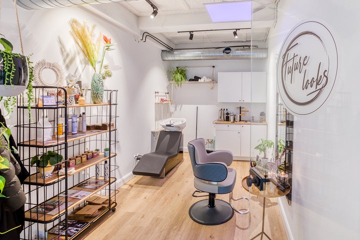 Future looks | Kapper in Oud-Zuid, Amsterdam - Treatwell