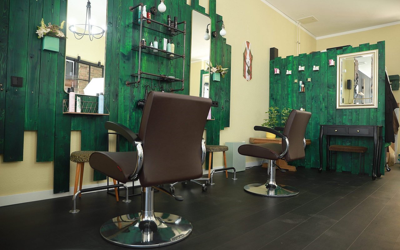 Friseure in der Nähe von Betriebsbahnhof Schöneweide, Berlin - Treatwell Friseure in der Nähe von Betriebsbahnhof Schöneweide, Berlin - Treatwell
