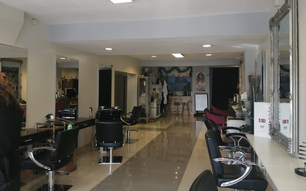 Ladies' Hair Glossing near Castle Point, Essex - Treatwell