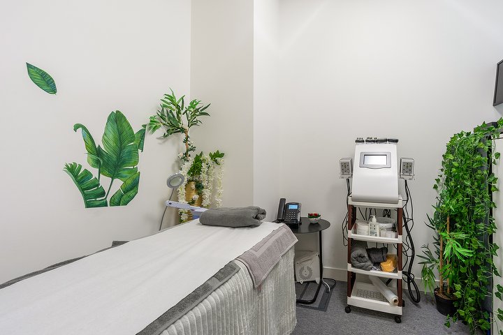 Elevate Nature Spa | Treatment Room - Beauty in Croydon, London - Treatwell