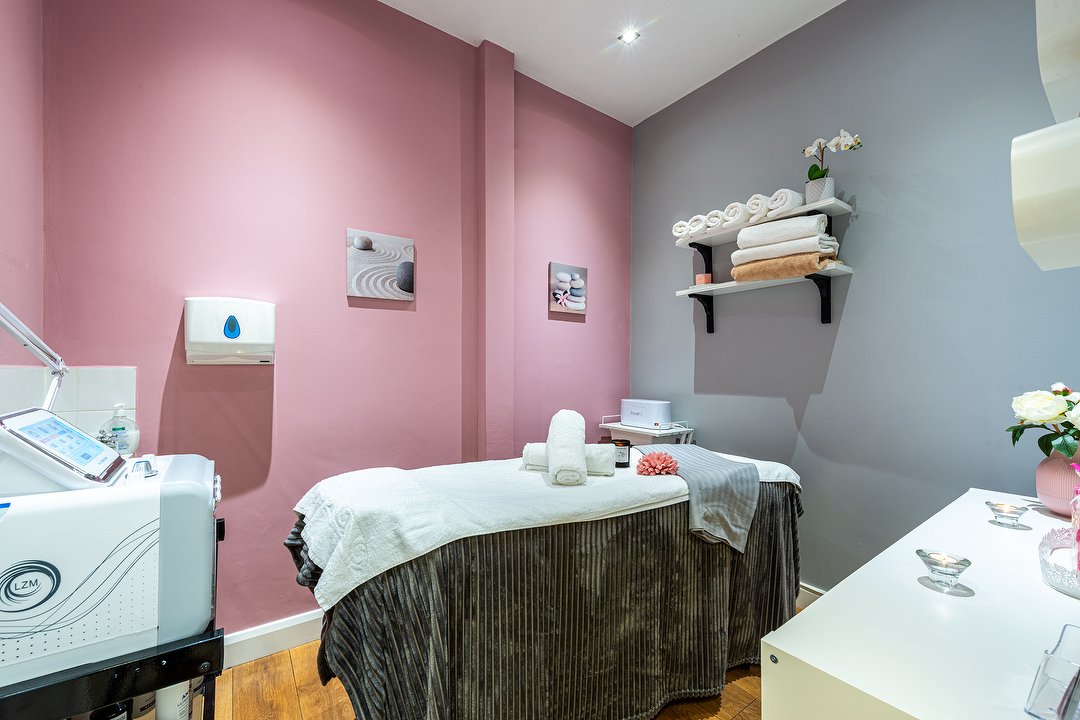 Paragon Beauty | Treatment Room - Beauty in Angel, London - Treatwell