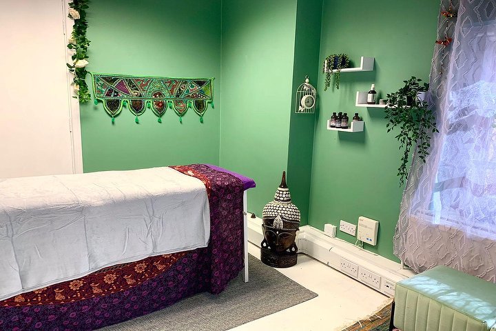 Holistic Glow Massage | Treatment Room - Wellness in The Cotswolds ...