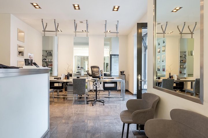 Coiffeur All For you A-z GmbH | Coiffeur in Stadelhofen, Zürich - Treatwell