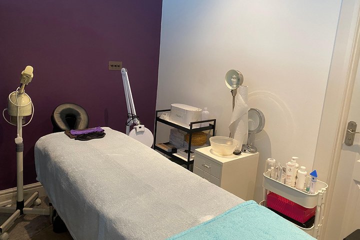 Naz | Treatment Room - Beauty in Mill Hill, London - Treatwell