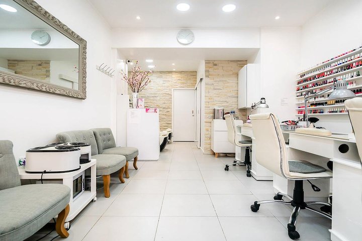 Lévis Nails | Institut de beauté à Villiers, Paris - Treatwell
