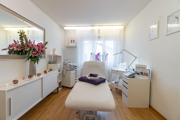 Crowned beauty place | Institut de beauté à Adliswil - Treatwell