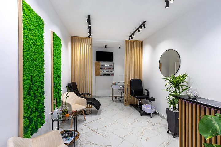 Beauty Andreea | Coiffure à Europe, Paris - Treatwell