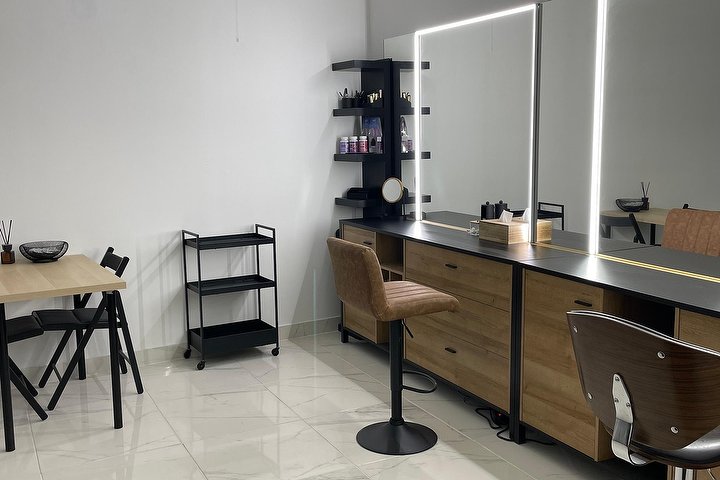 Backstage studio | Grožio salonas - Senamiestis, Kaunas - Treatwell