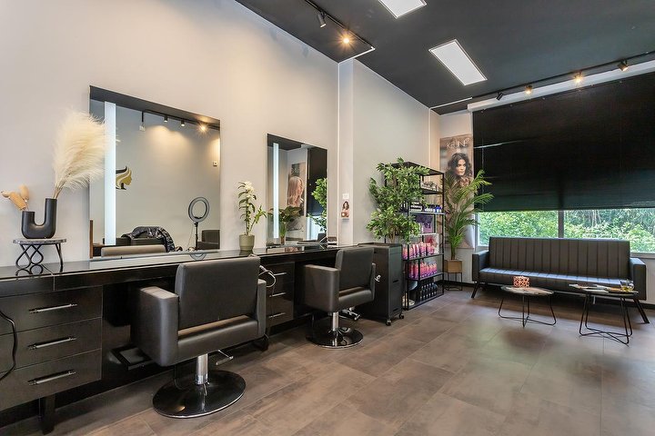 Dayaa Hairstyling | Kapper in Admiraal de Ruijterweg, Amsterdam - Treatwell