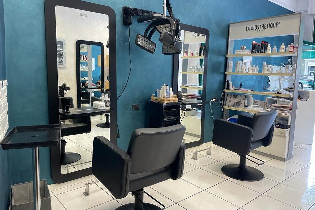 Simona Lab | Parrucchiere a Lombardia - Treatwell