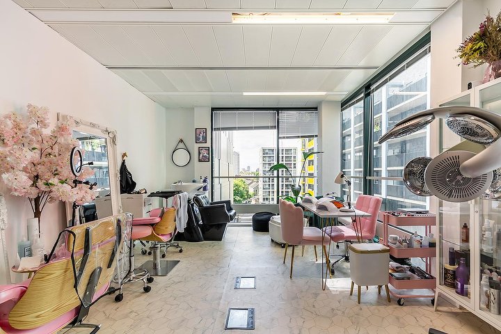Bibi Beauty | Hair Salon in Isle of Dogs, London - Treatwell