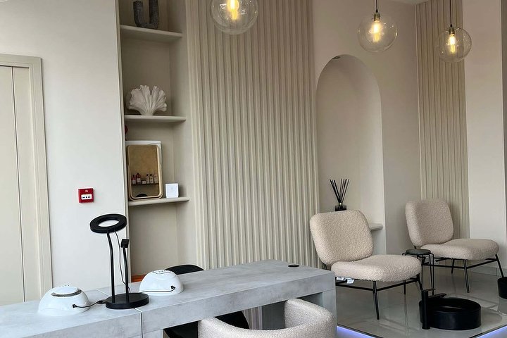 13 Roses | Beauty Salon in London - Treatwell