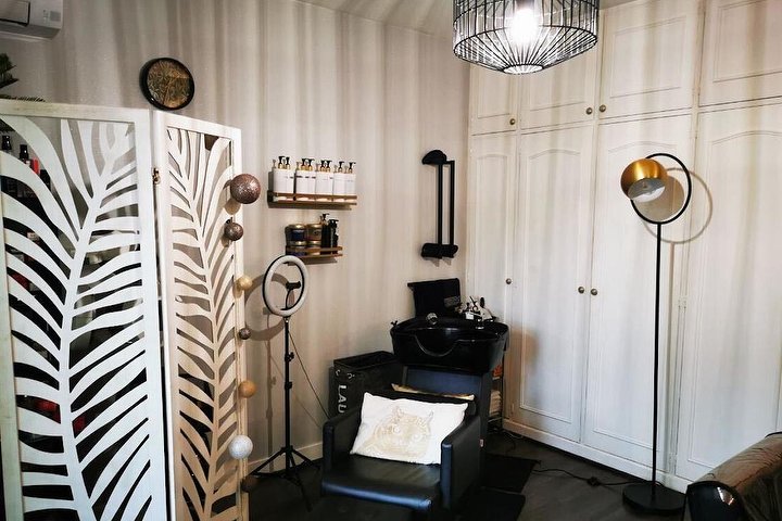 In and Out coiffure by Sandra | Coiffure à Centre-Val de Loire - Treatwell