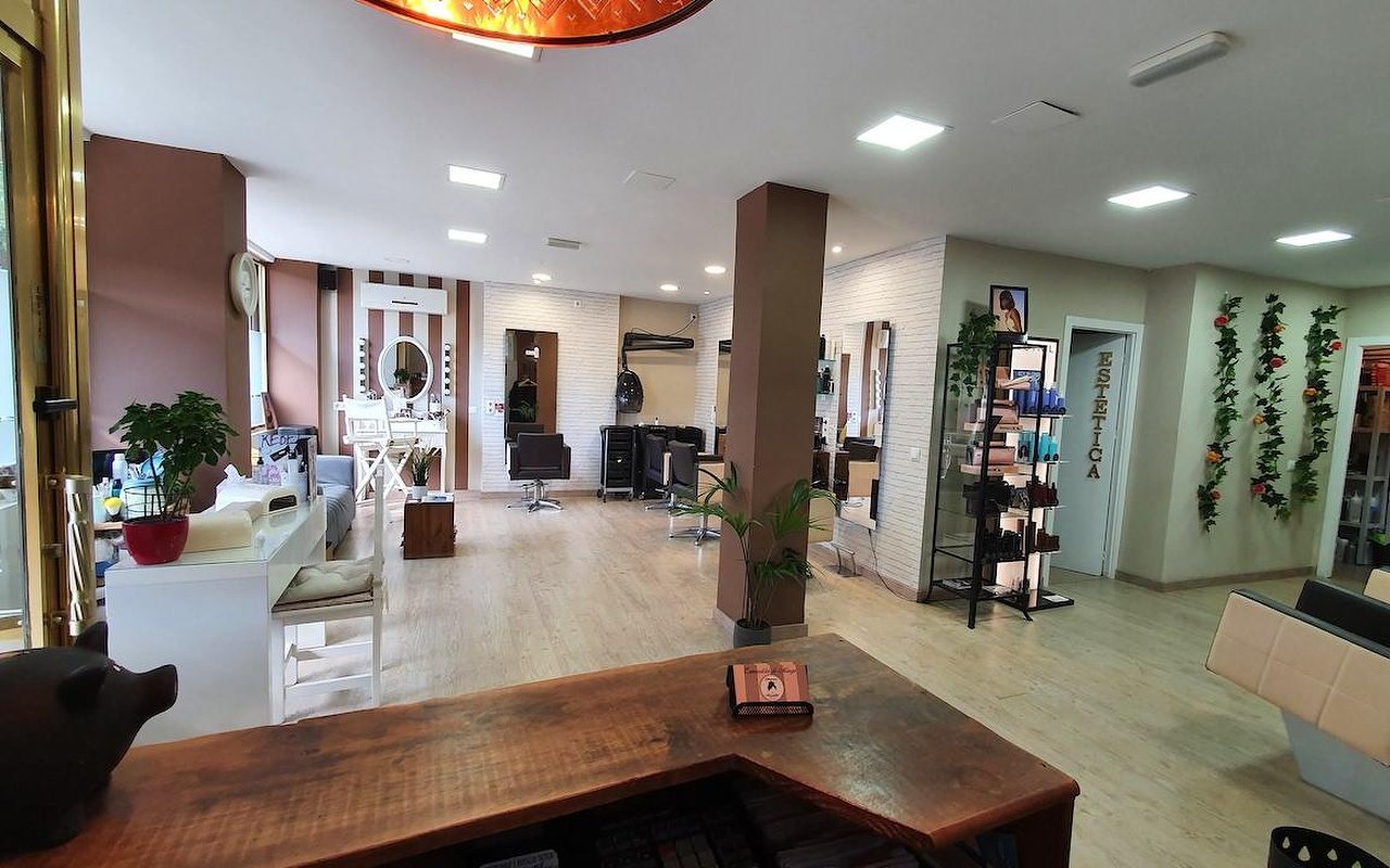 Baño de color cerca de Campodón, Comunidad de Madrid - Treatwell