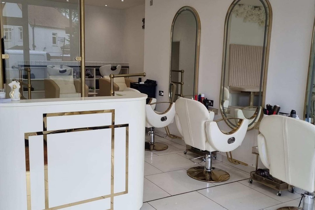 Lavish Looks | Treatment Room - Beauty in Feltham West, London - Treatwell