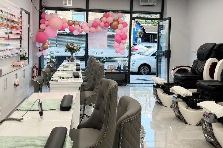 Log Nail Spa and Beauty | Nail Salon in Wellcome Collection, London ...