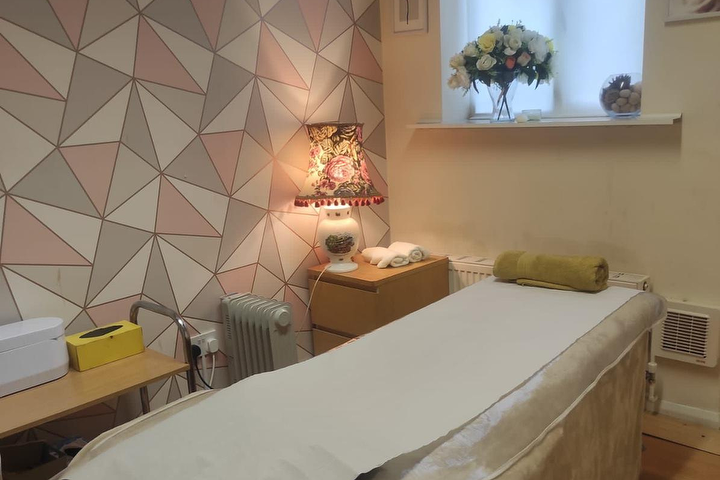 Binishaz Aesthetics - Cippenham Lane | Hair Salon in Slough, Berkshire ...