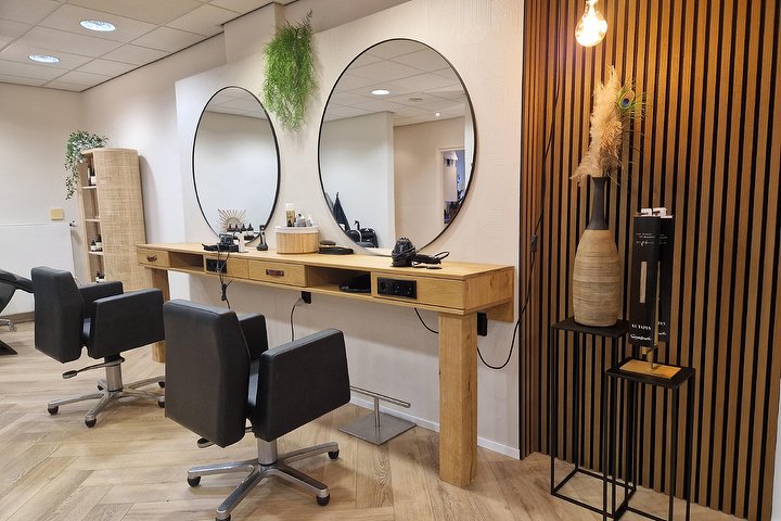 Studio Hair Vibes | Kapper in Noordoostpolder, Flevoland - Treatwell