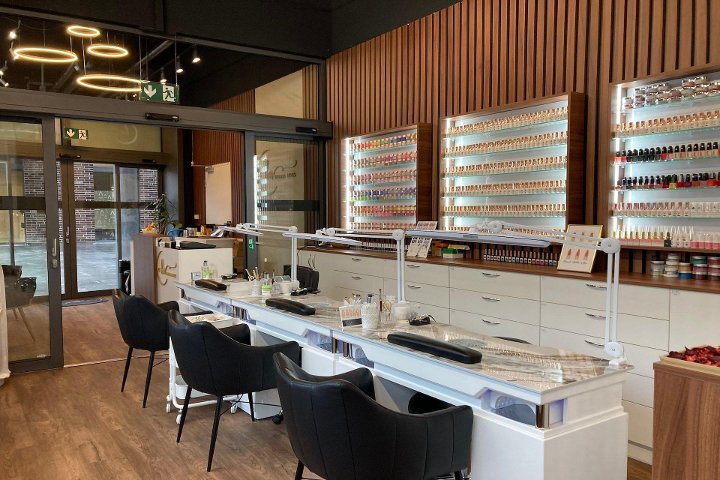Hanna Nails Bern | Nagelstudio in Holligen, Bern - Treatwell