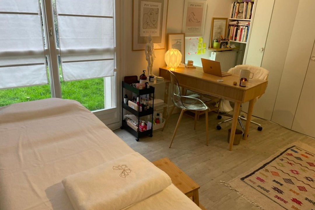 Alexia Nicolas - Réflexologue - Drainage Renata França - Chi Nei Tsang ...